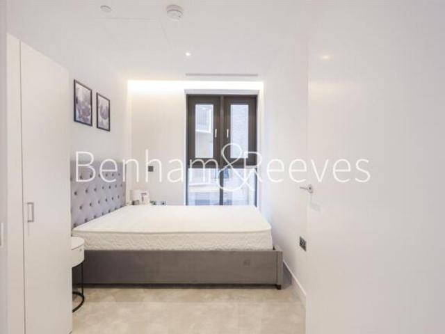 3 bedroom apartment for rent in Paragon Square, London, WC1X