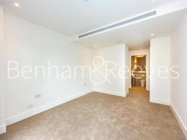 3 bedroom apartment for rent in Parr's Way, London, W6
