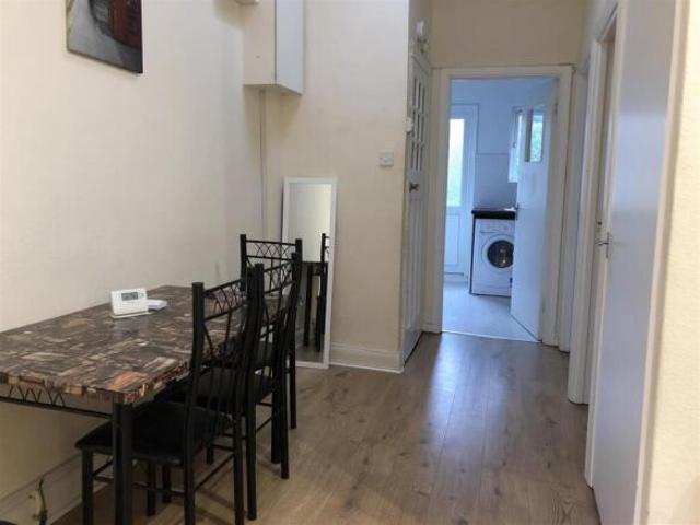 3 bedroom apartment for rent in Parson Street, Hendon, London, NW4
