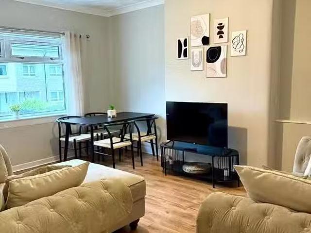 3 bedroom apartment for rent in Penneld Road, Glasgow, G52