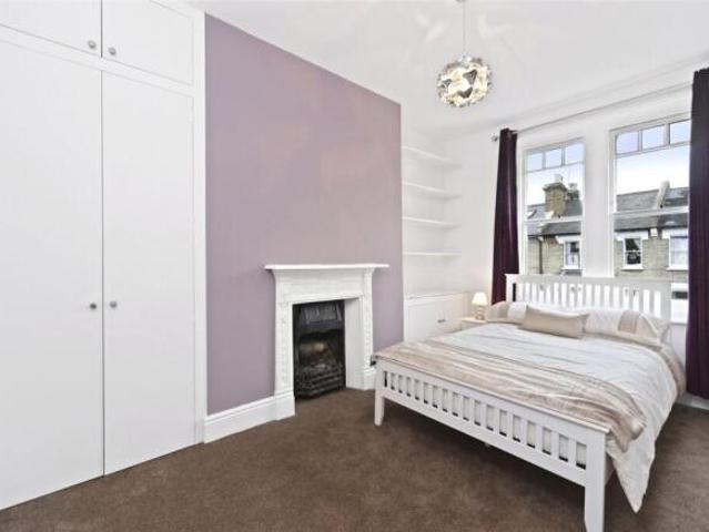 3 bedroom apartment for rent in Percy Road, Shepherds Bush, London, W12