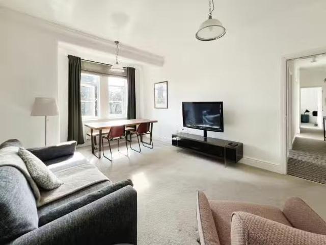 3 bedroom apartment for rent in Perrett Way Ham Green, BS20