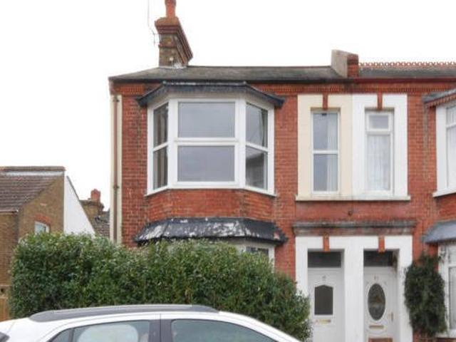 3 bedroom apartment for rent in Pier Avenue Herne Bay CT6
