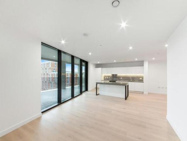 3 bedroom apartment for rent in Pinnacle House, Royal Wharf, E16
