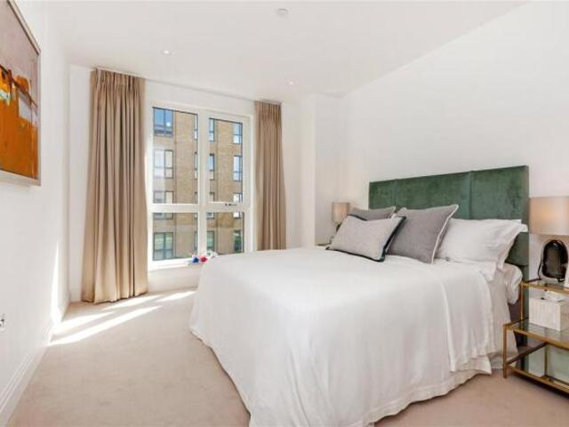 3 bedroom apartment for rent in Pinewood Gardens, Teddington, TW11