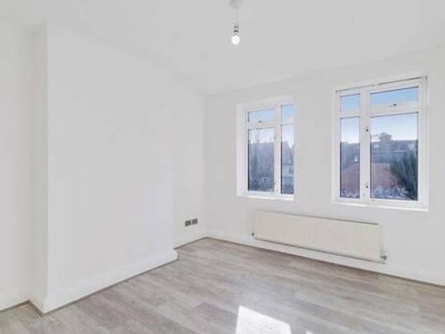 3 bedroom apartment for rent in Pinkham Mansions London W4