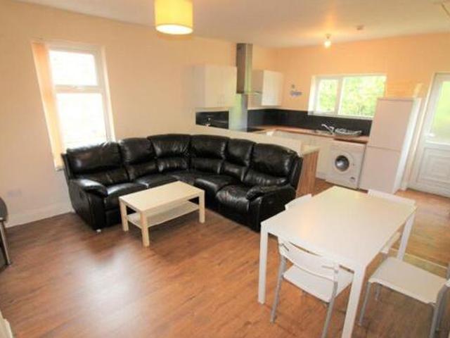 3 Bedroom Apartment For Rent In Preston