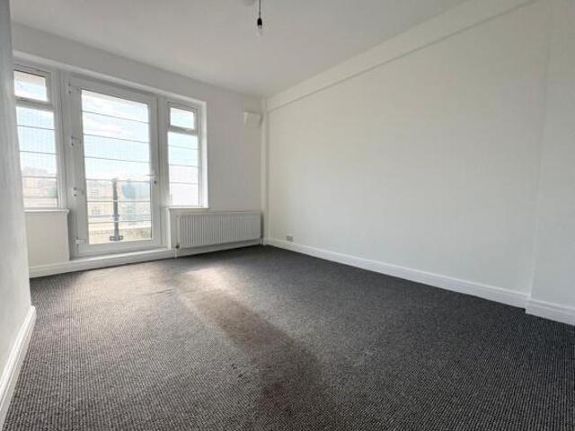 3 bedroom apartment for rent in Queens Court, Clifton, BS8