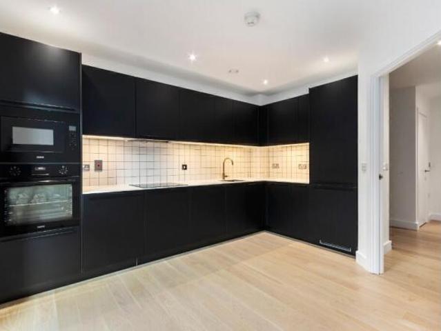 3 bedroom apartment for rent in Quest House, Cotton Street, London, E14