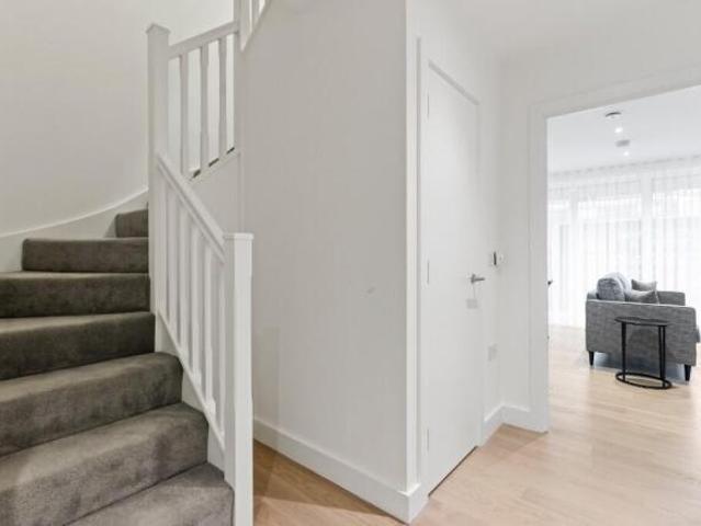 3 bedroom apartment for rent in Quest House, Cotton Street, London, E14