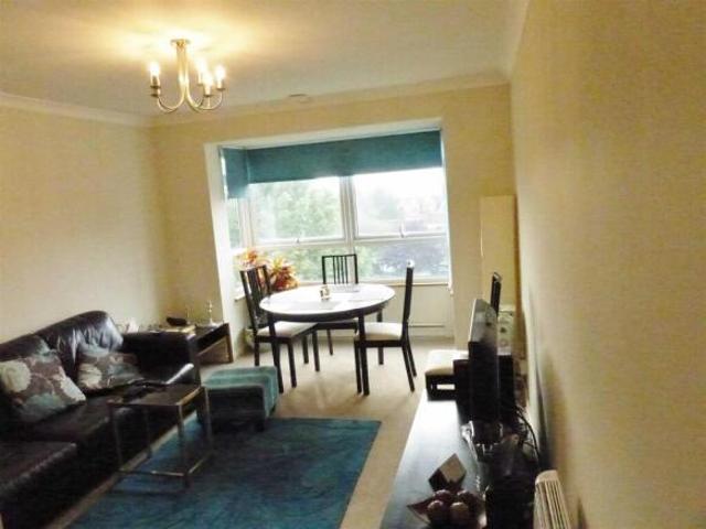 3 bedroom apartment for rent in Raffles House, Brampton Grove, Hendon, NW4 4BU, NW4