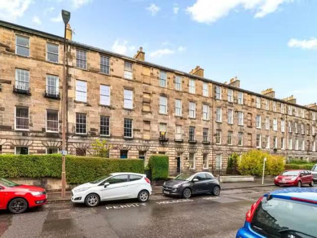 3 bedroom apartment for rent in Rankeillor Street, Edinburgh.