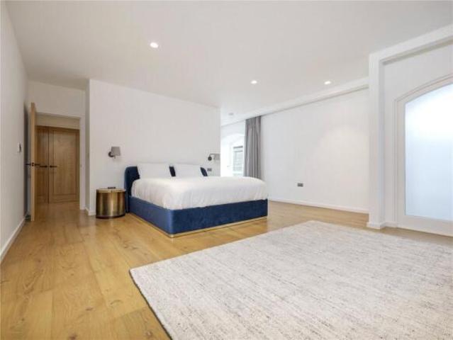 3 bedroom apartment for rent in Ransomes Dock, London, SW11