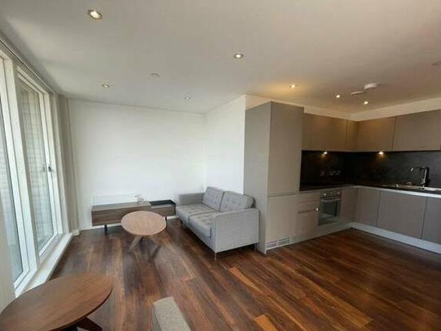 3 bedroom apartment for rent in Regent Road Salford M3