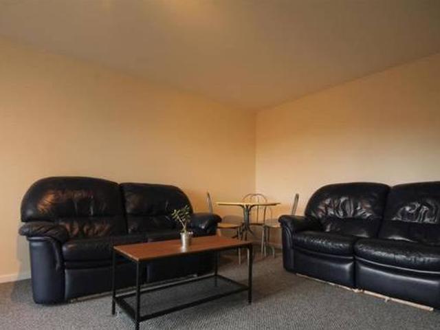3 bedroom apartment for rent in Rialto Building City Centre NE1