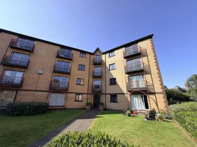 3 bedroom apartment for rent in Riverview Gardens, Glasgow, G5
