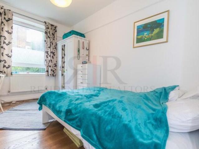 3 bedroom apartment for rent in Rockingham Street, SE1