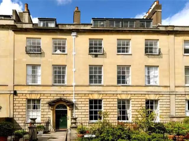 3 bedroom apartment for rent in Rodney Place, Clifton, BS8 4HY.