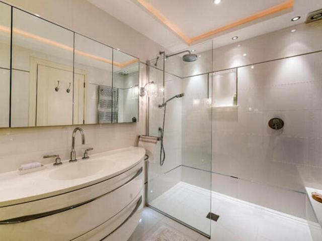 3 bedroom apartment for rent in Rose Square, London SW3