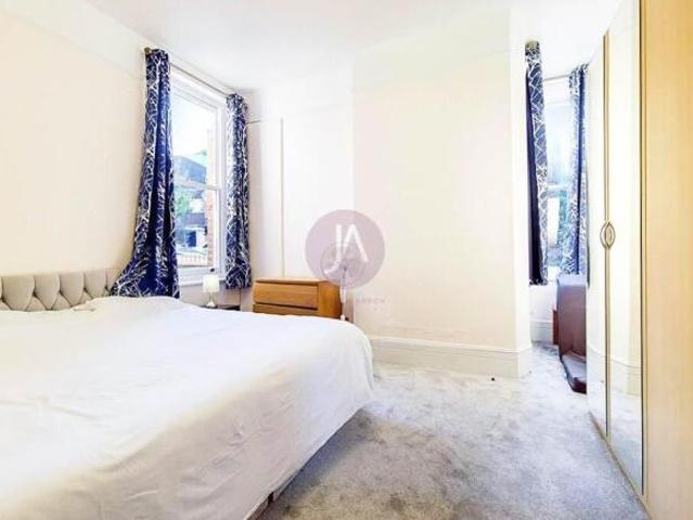 3 bedroom apartment for rent in Rosemary Court, West Hampstead, London, NW6