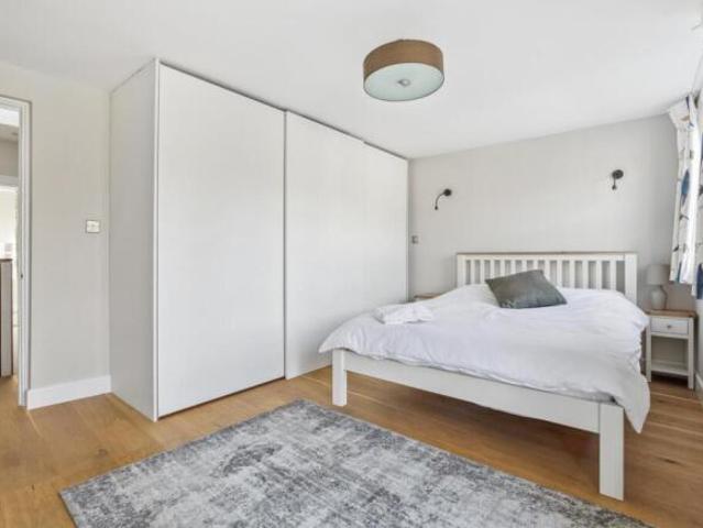 3 bedroom apartment for rent in Roupell Street, SE1