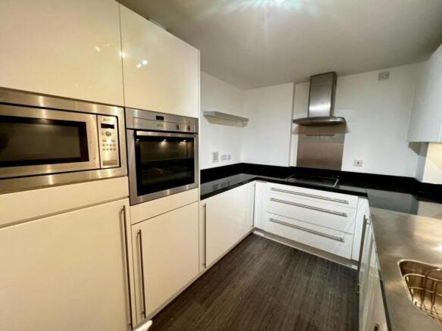 3 bedroom apartment for rent in Royal Plaza, Westfield Terrace, Sheffield, S1