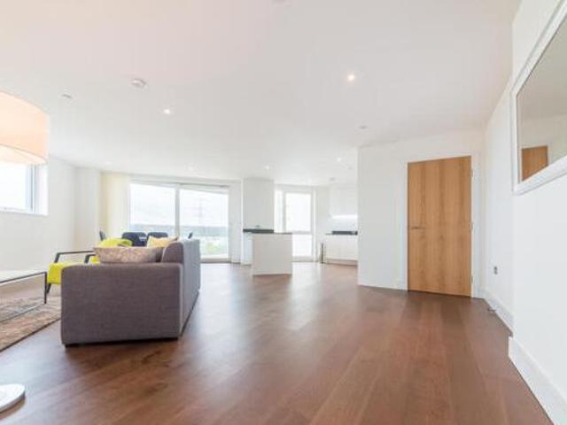 3 Bedroom Apartment For Rent In Royal Victoria, London