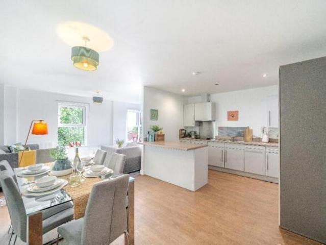 3 bedroom apartment for rent in St. Johns Road, Leeds, West Yorkshire, LS3