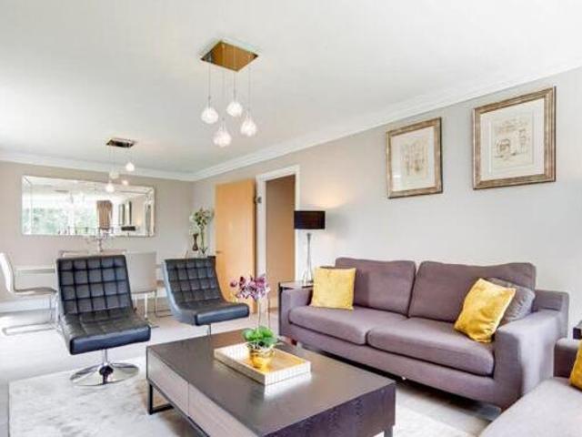 3 Bedroom Apartment For Rent In St. Johns Wood Park, London