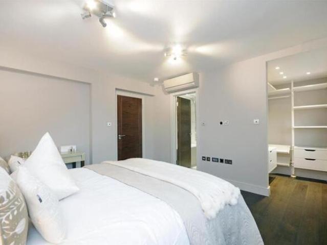 3 bedroom apartment for rent in St. Johns Wood Park, London, NW8
