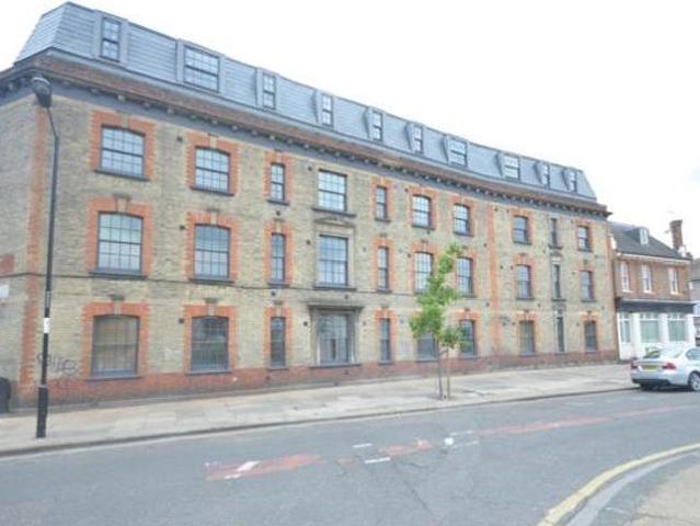 3 Bedroom Apartment For Rent In St Leonards Road