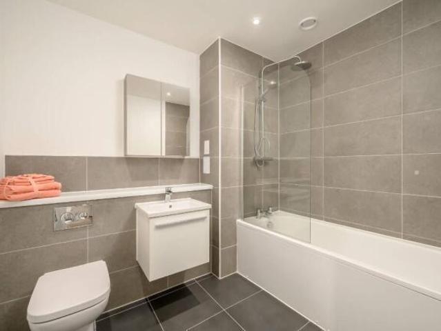 3 bedroom apartment for rent in Stead's Place, Edinburgh, EH6