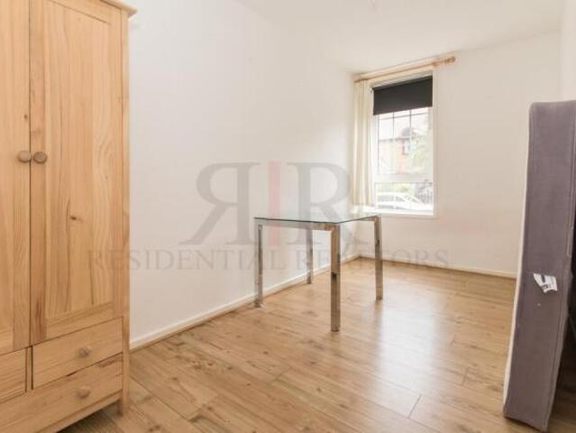 3 bedroom apartment for rent in Swan Road, London, SE16