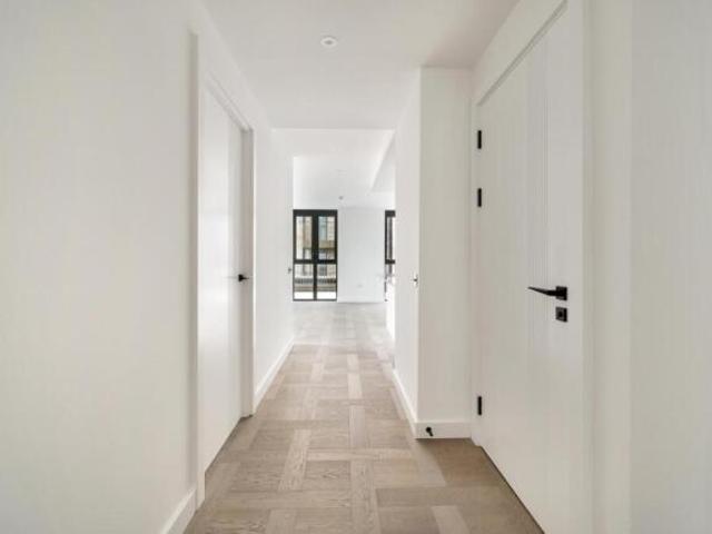 3 bedroom apartment for rent in Saffron Wharf, London Dock, London, E1W