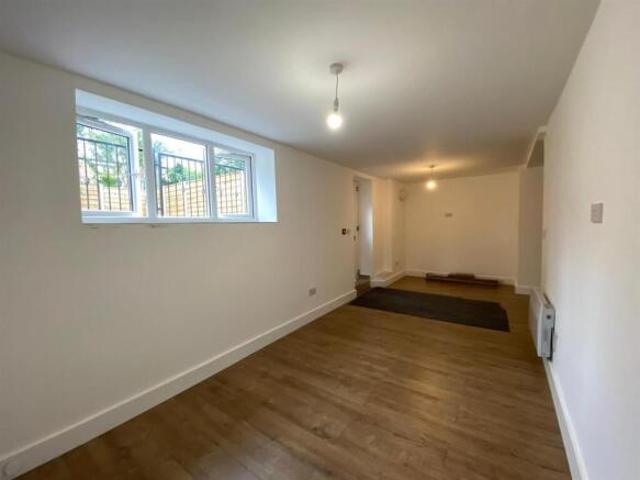 3 bedroom apartment for rent in Salisbury Road, Chorlton, M21