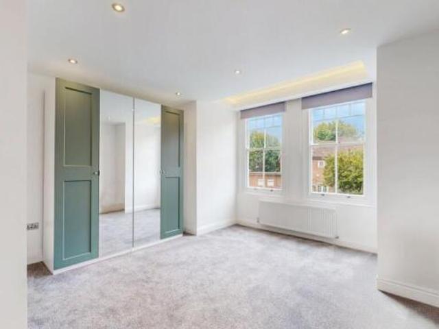 3 bedroom apartment for rent in Sarre Road, London, NW2