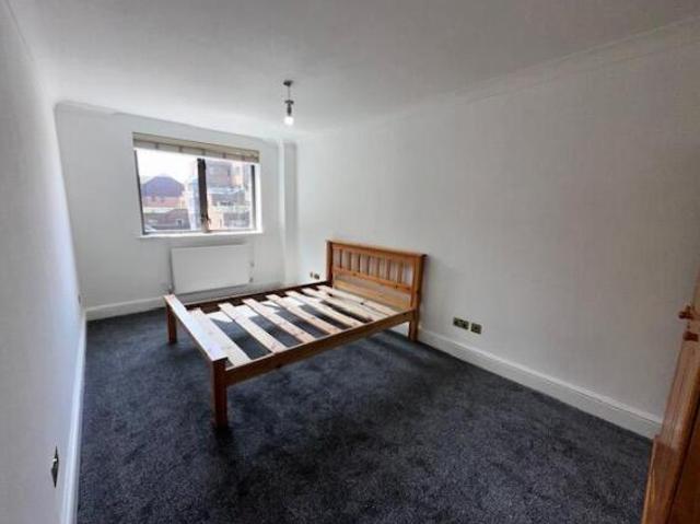 3 bedroom apartment for rent in Saunder Ness Road, London E14 3BJ, E14