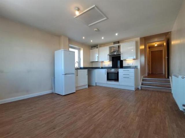 3 bedroom apartment for rent in Savoy Road, Bristol, BS4