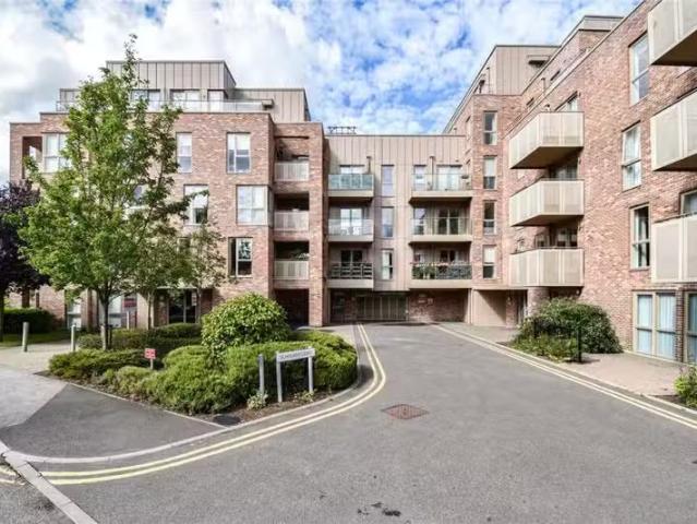 3 bedroom apartment for rent in Scholars Court, Harrison Drive.