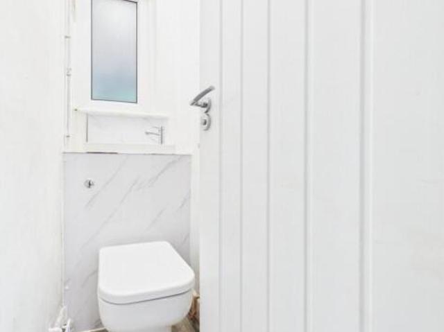 3 bedroom apartment for rent in Selsfield Drive, Brighton, BN2