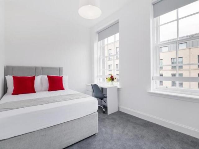 3 bedroom apartment for rent in South Bridge, Old Town, Edinburgh, EH1