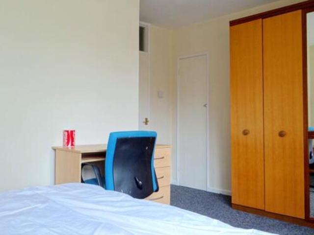 3 bedroom apartment for rent in South Street, Southsea, PO5