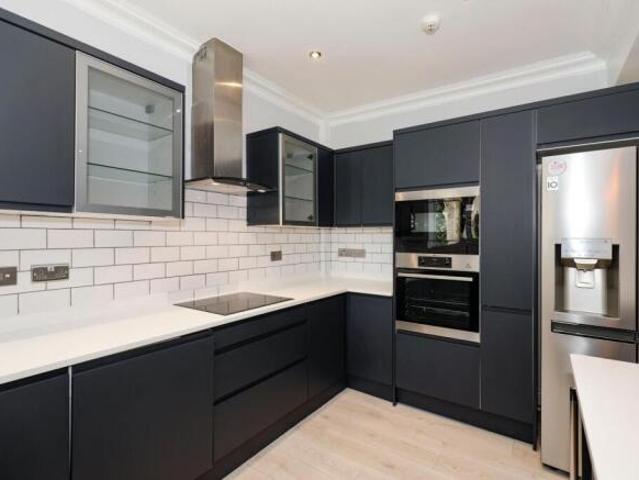 3 bedroom apartment for rent in Springfield Avenue, Harrogate, HG1