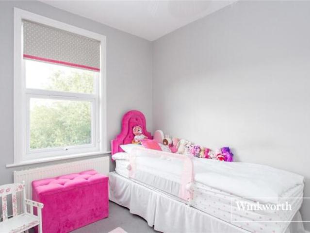 3 bedroom apartment for rent in Squires Lane, Finchley, London, N3