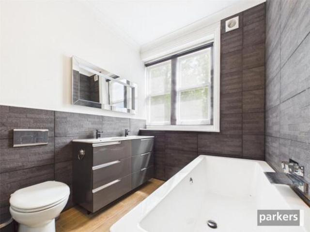 3 bedroom apartment for rent in The Warren, Caversham, Reading, Berkshire, RG4