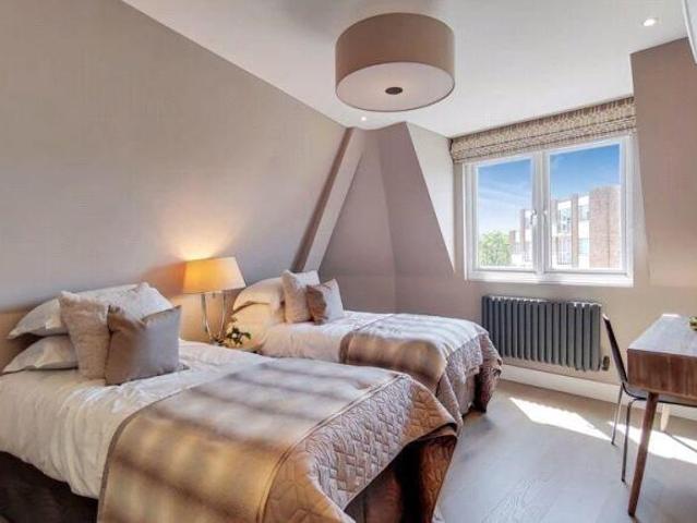 3 bedroom apartment for rent in The Woodlands, Golders Green, London, NW11