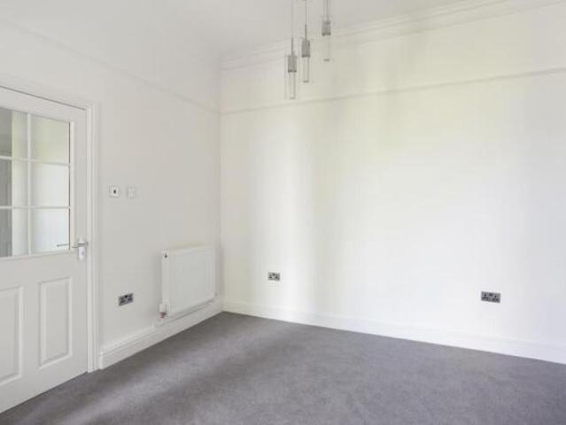 3 bedroom apartment for rent in The Broad Walk Cheltenham GL50 1QG, GL50