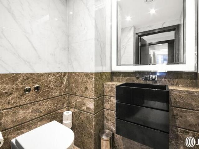 3 bedroom apartment for rent in The Corniche London SE1