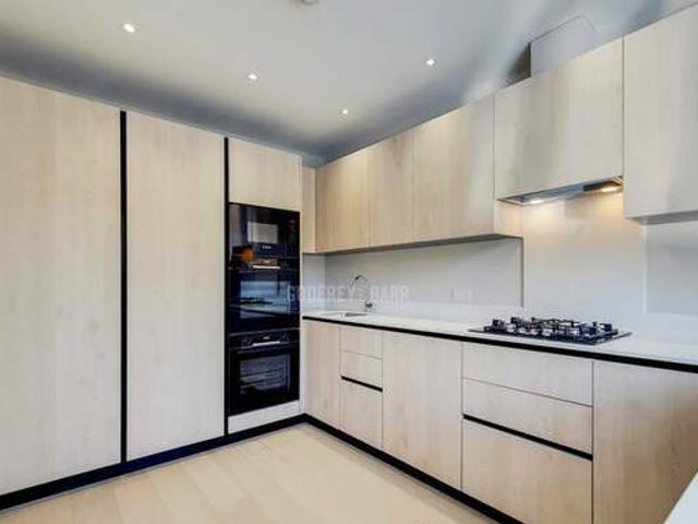3 bedroom apartment for rent in The Drive Golders Green Brent Cross NW11