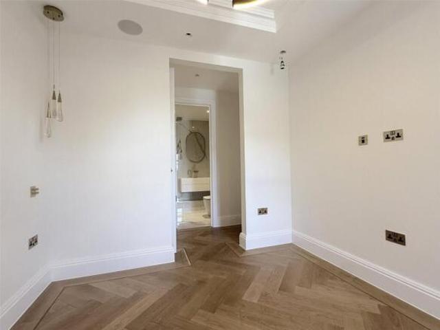 3 bedroom apartment for rent in The Ridgeway, Enfield, EN2